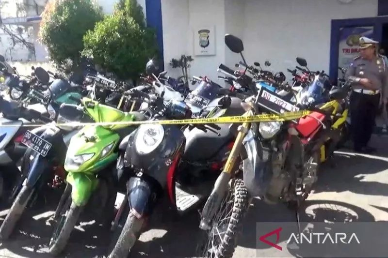 Operasi Kamtibmas, Polrestabes Makassar Amankan 135 Motor Balap Liar Operasi Kamtibmas, Polrestabes Makassar Amankan 135 Motor Balap Liar